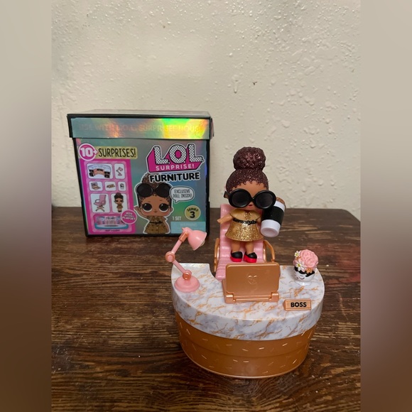 L.O.L. Surprise! | Toys | Lol Surprise Furniture Desk Play School ...
